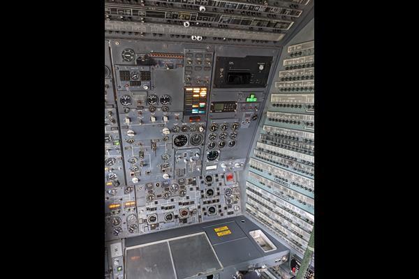 USAF KC-10 visits Avalon as swan song approaches | News | Flight Global